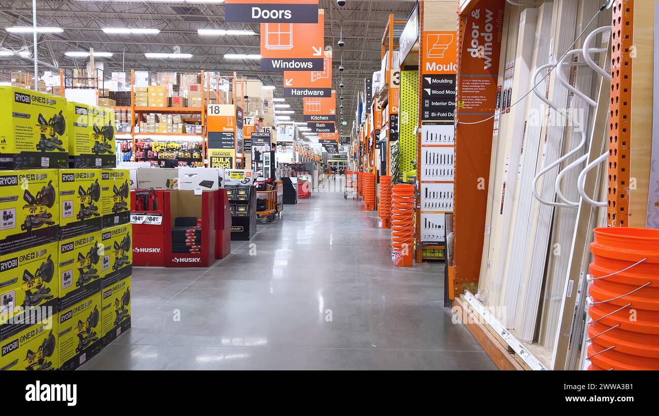 Efficient Aisle Organization at Home Improvement Store Stock Photo - Alamy