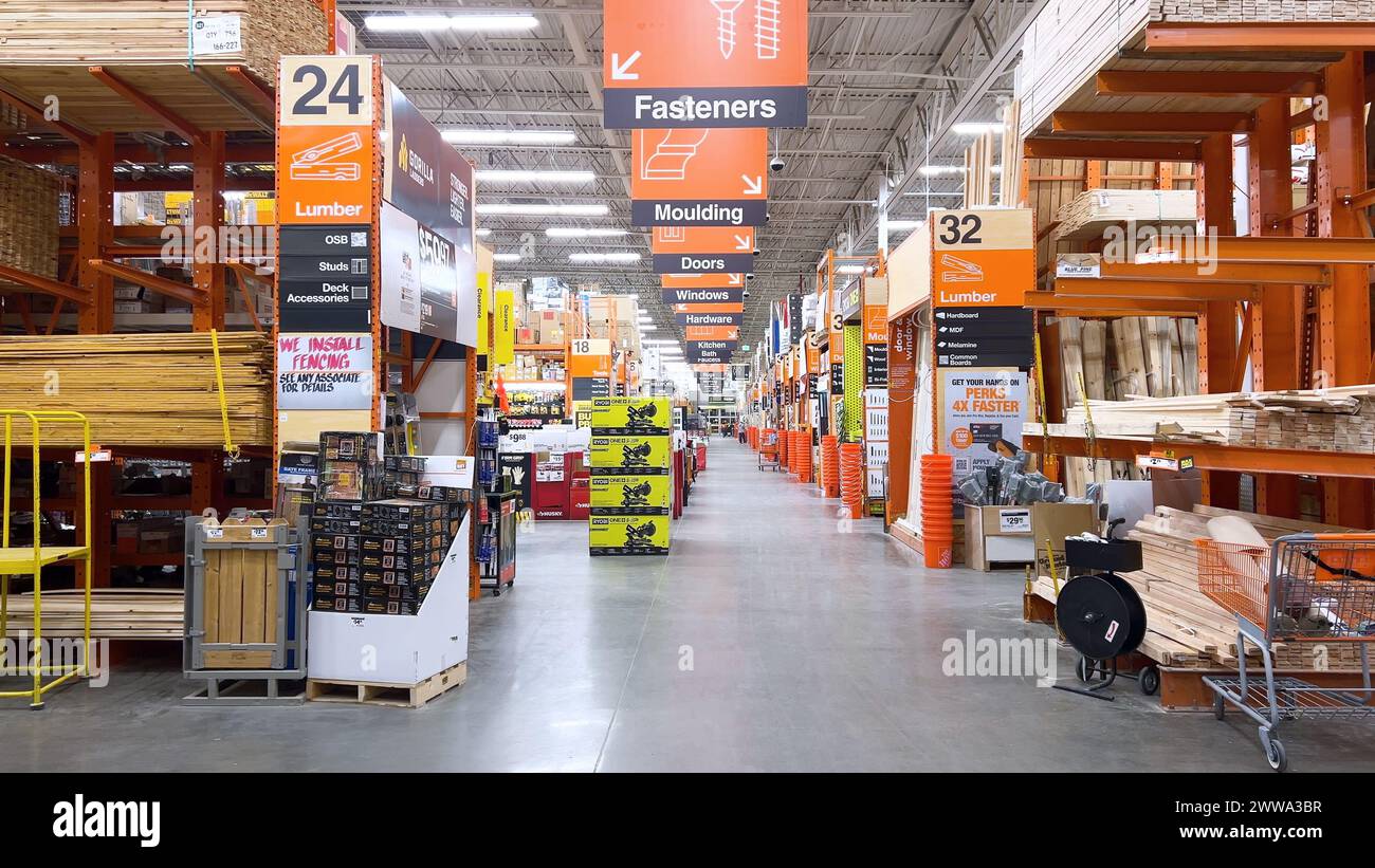 Efficient Aisle Organization at Home Improvement Store Stock Photo - Alamy