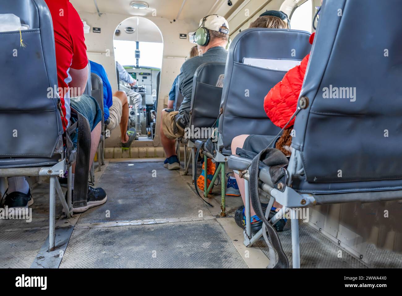 Airport floor level hi-res stock photography and images - Alamy