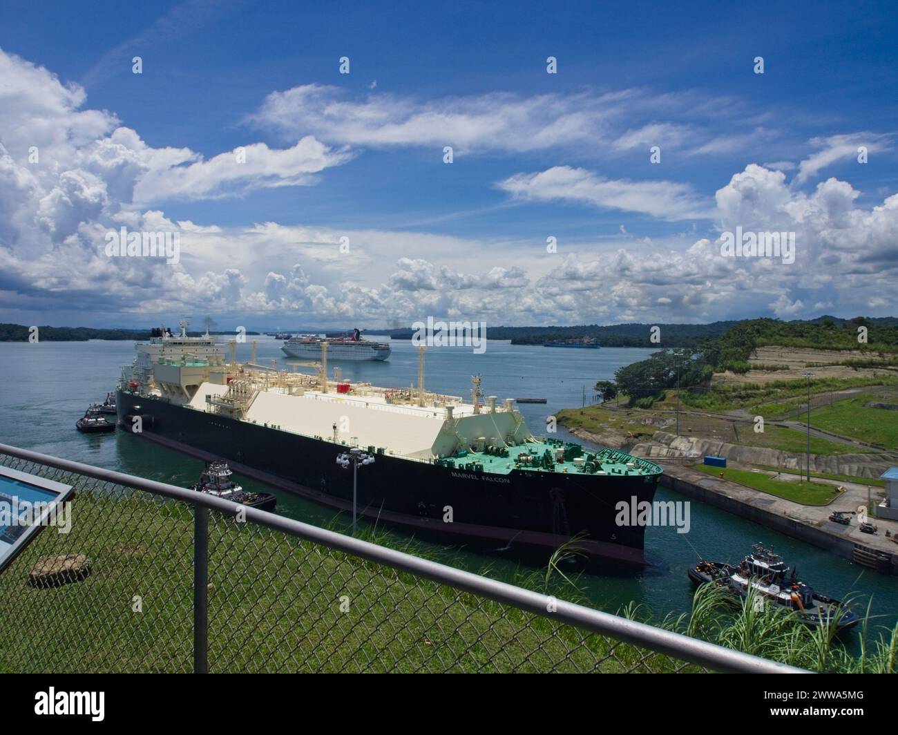 Ships passing through the Panama Canal Stock Photo - Alamy