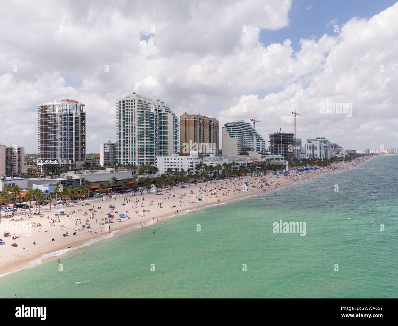 Fort lauderdale beach crowded hi-res stock photography and images - Alamy