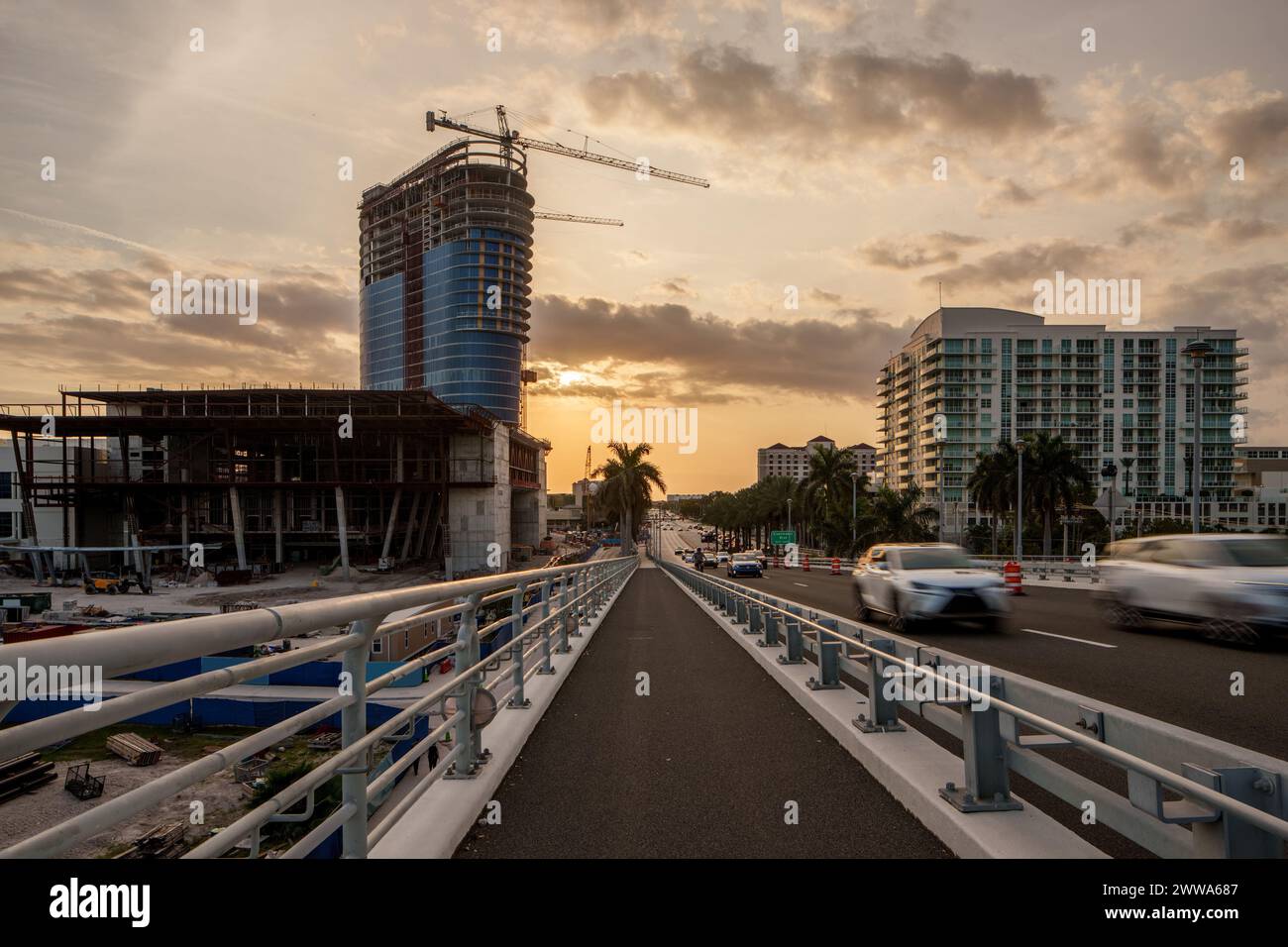 Sunset Fort Lauderdale 17th Street Causeway pedestrian walkway Stock ...