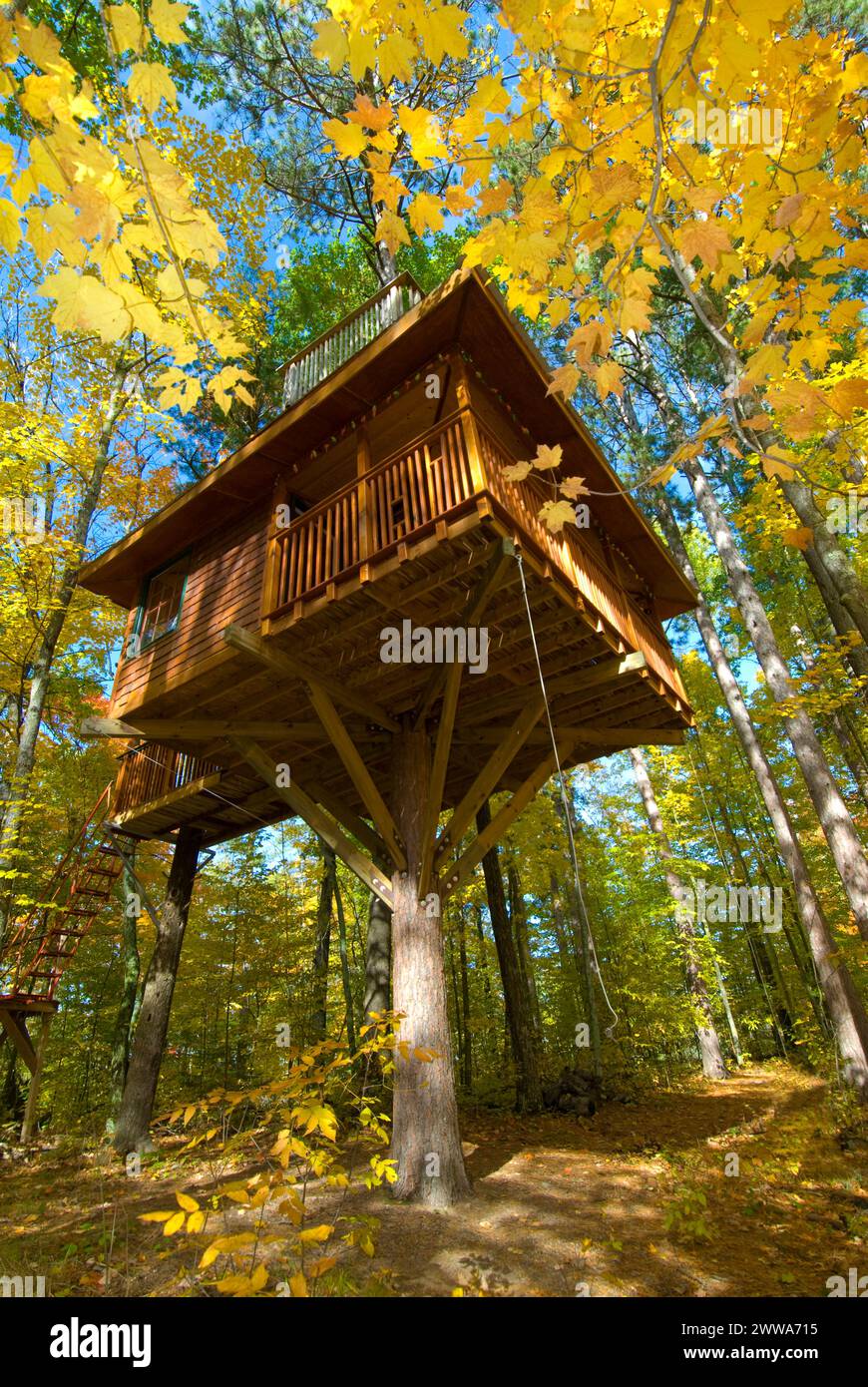 treehouse in forest - Stone Lake, Minnesota - USA Stock Photo - Alamy