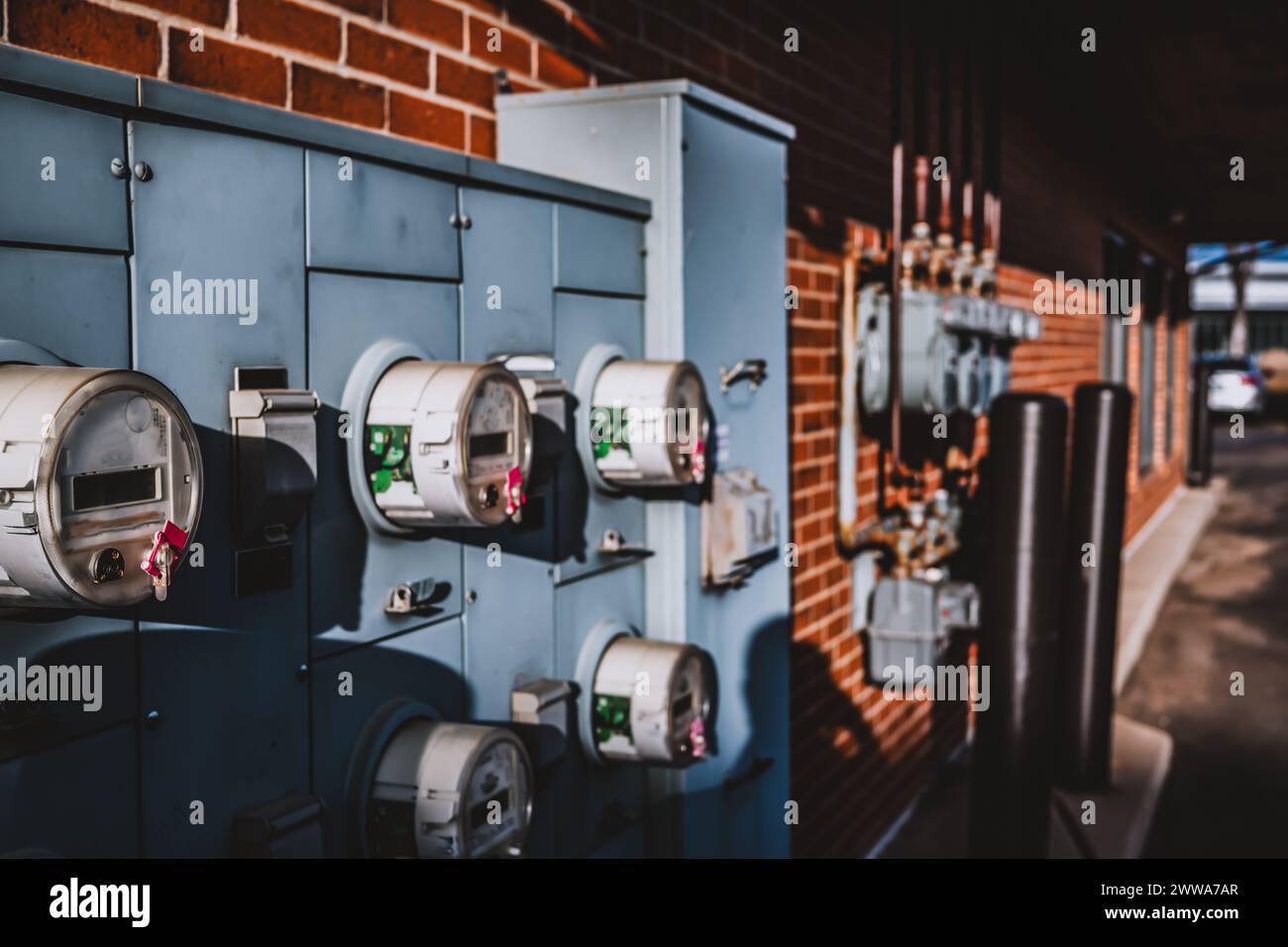 Electricity power meter outside building hi-res stock photography and ...