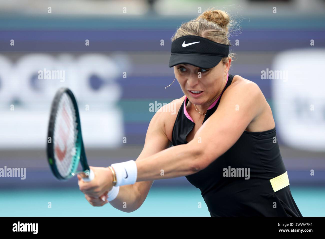 Paula badosa coach hi-res stock photography and images - Alamy