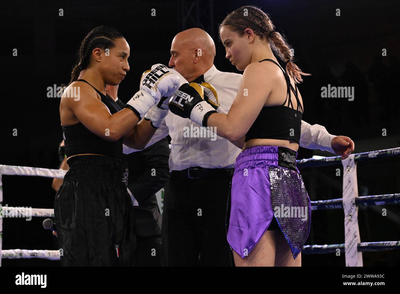 World silver wbc superfeather magnesi hi-res stock photography and ...