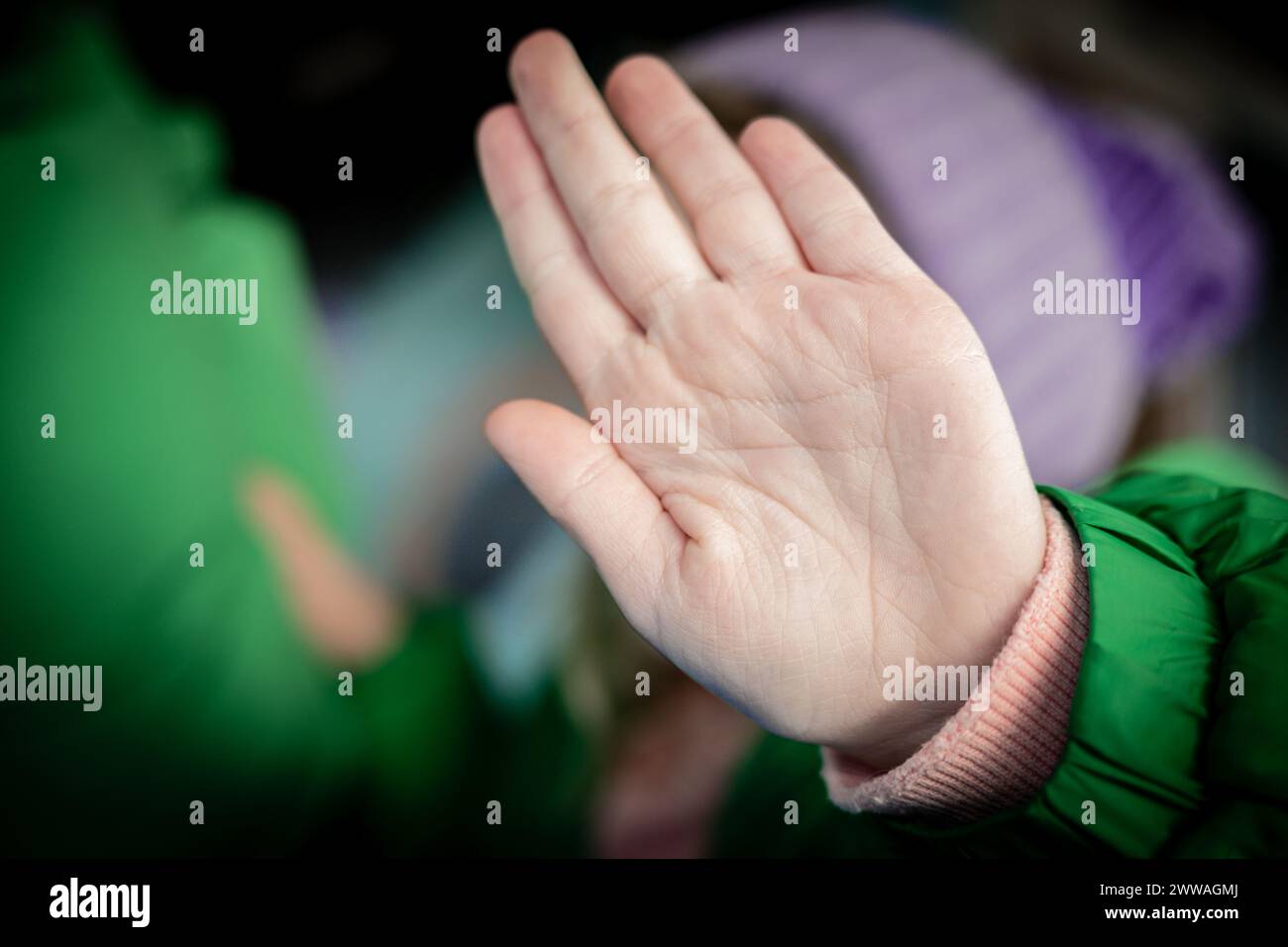 Prohibition sign with a hand hi-res stock photography and images - Alamy