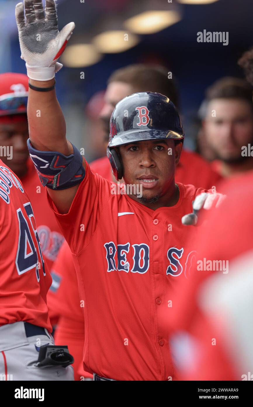 Dunedin, FL: Boston Red Sox second baseman Enmanuel Valdez (47) homers ...