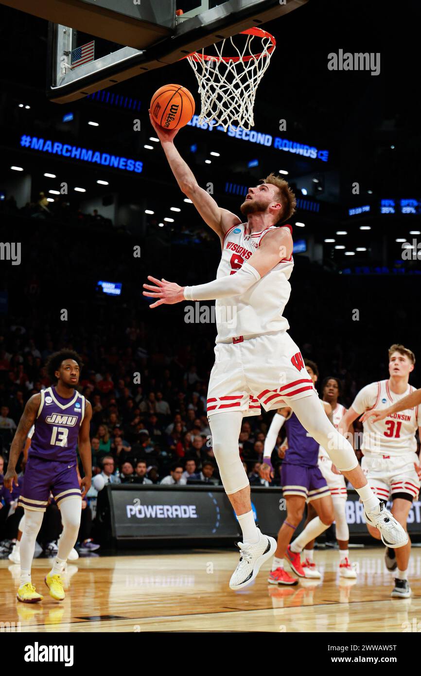 Brooklyn, NY, USA. 22nd Mar, 2024. Wisconsin Badgers forward Tyler Wahl ...