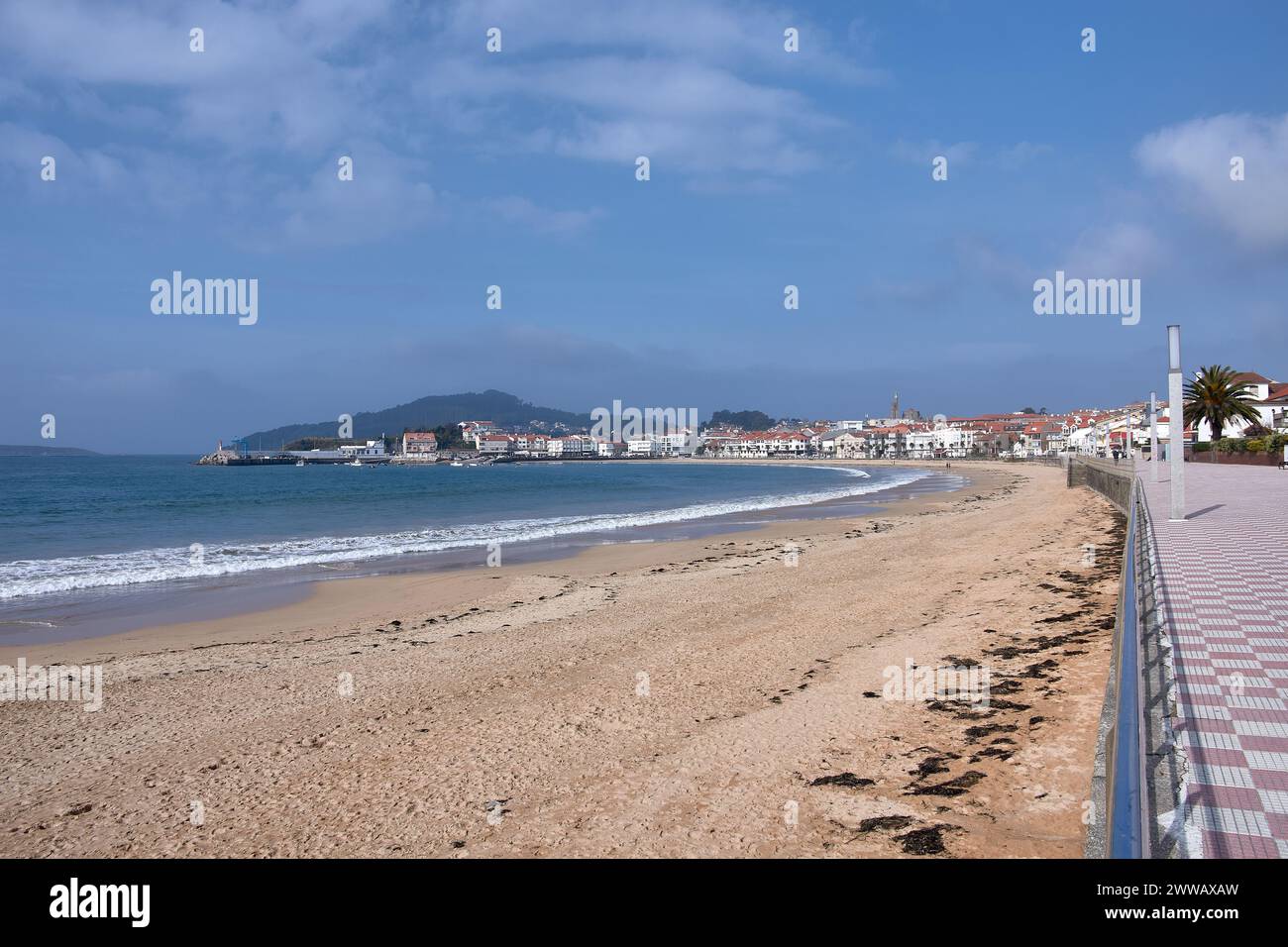 The promenade, the beach, Panxon, Monteferro on a cloudy February day ...