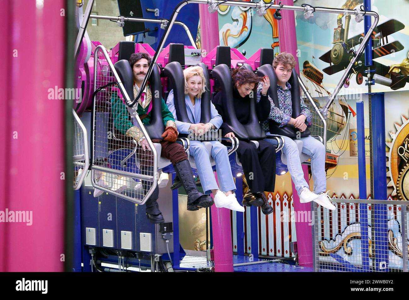 Marilyn Fackler, Lilly Becker und Jamie Fackler bei der Einweihung des ...