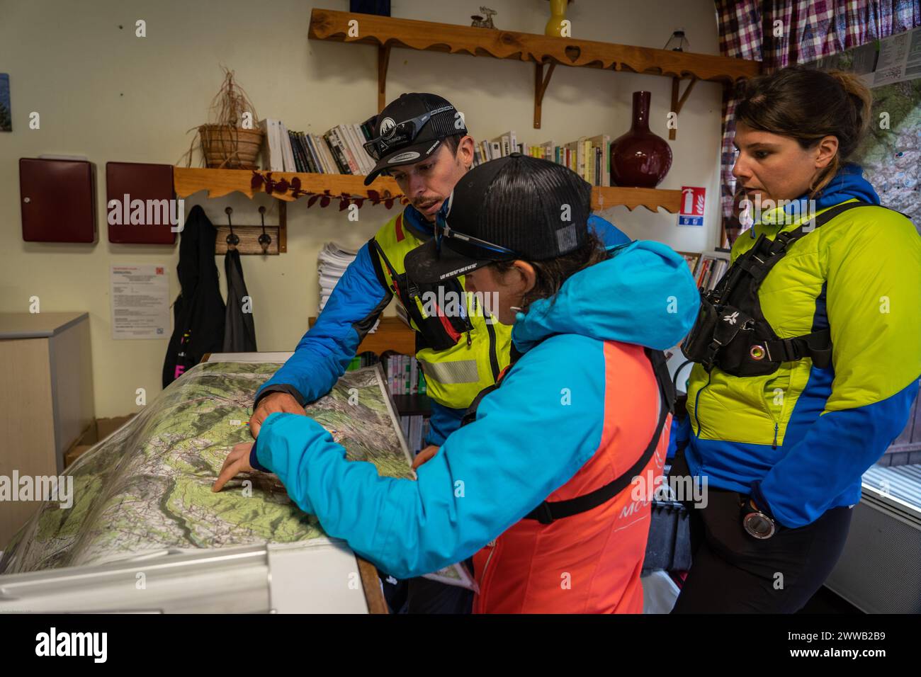 Report on a rescue device specializing in difficult mountain access ...