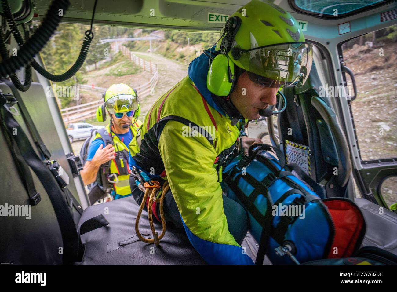 Report on a rescue device specializing in difficult mountain access ...