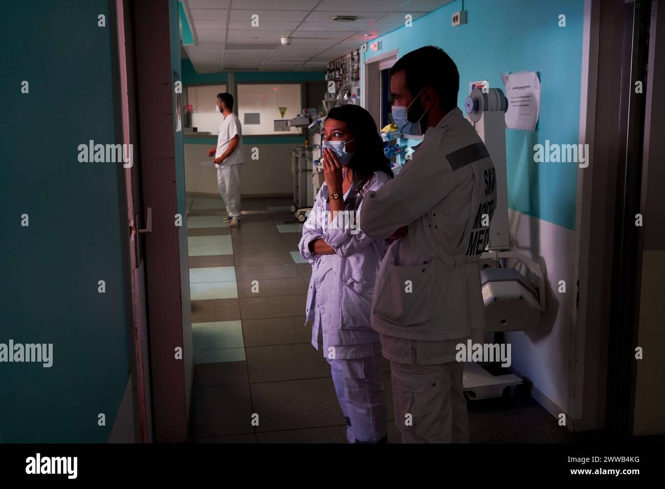 Doctors in the emergency room of a university hospital. Important ...