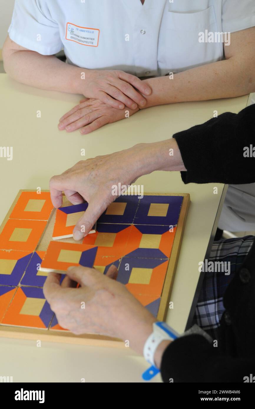 Occupational therapy session in the aftercare and rehabilitation ...