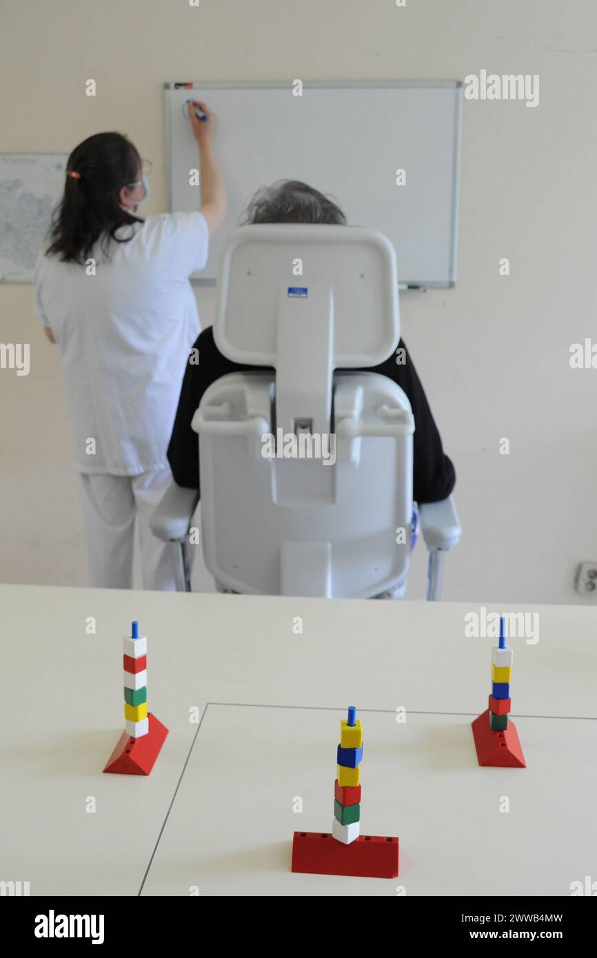 Occupational therapy session in the aftercare and rehabilitation ...