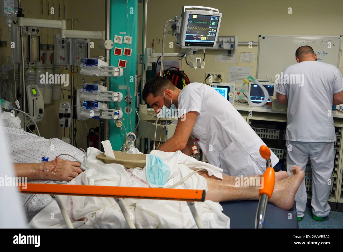 Shock room in the intensive care unit of a university hospital Stock ...