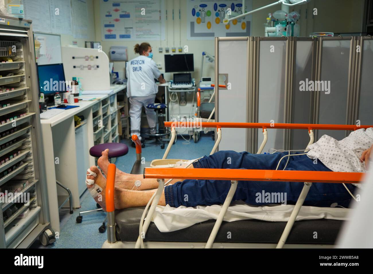 Shock room in the intensive care unit of a university hospital Stock ...