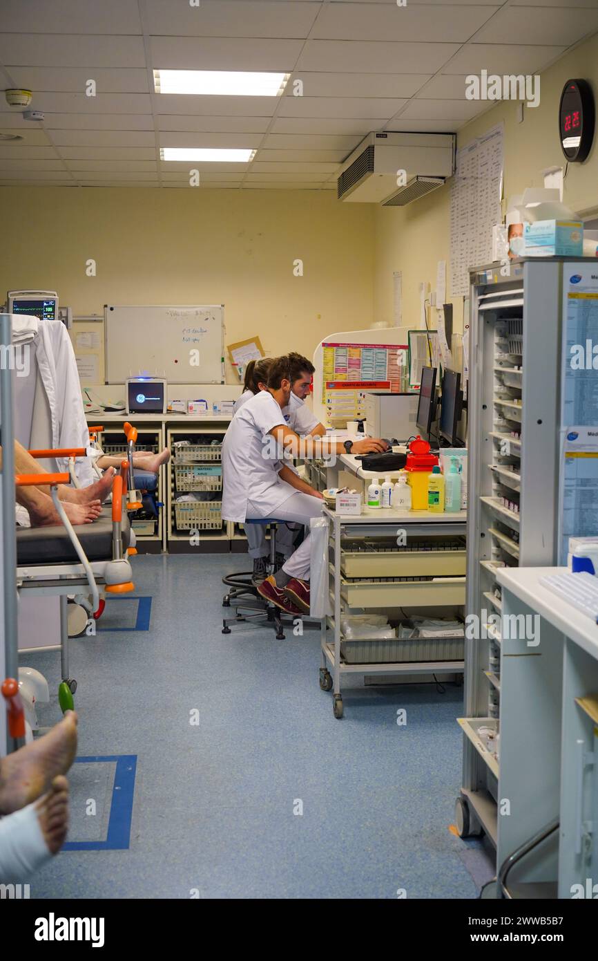 Shock room in the intensive care unit of a university hospital Stock ...