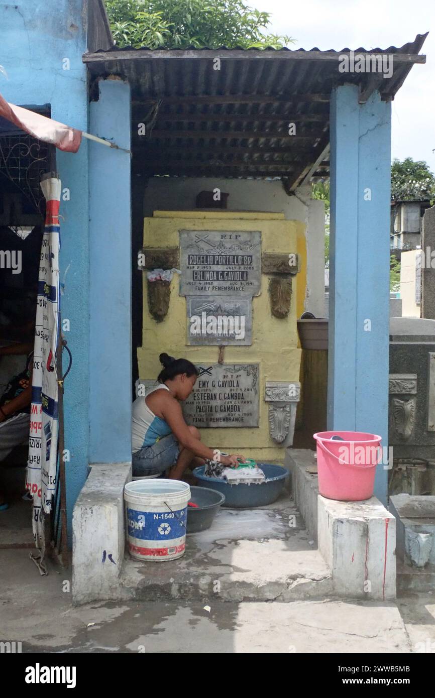 Poor living in the cities of Manila Stock Photo - Alamy