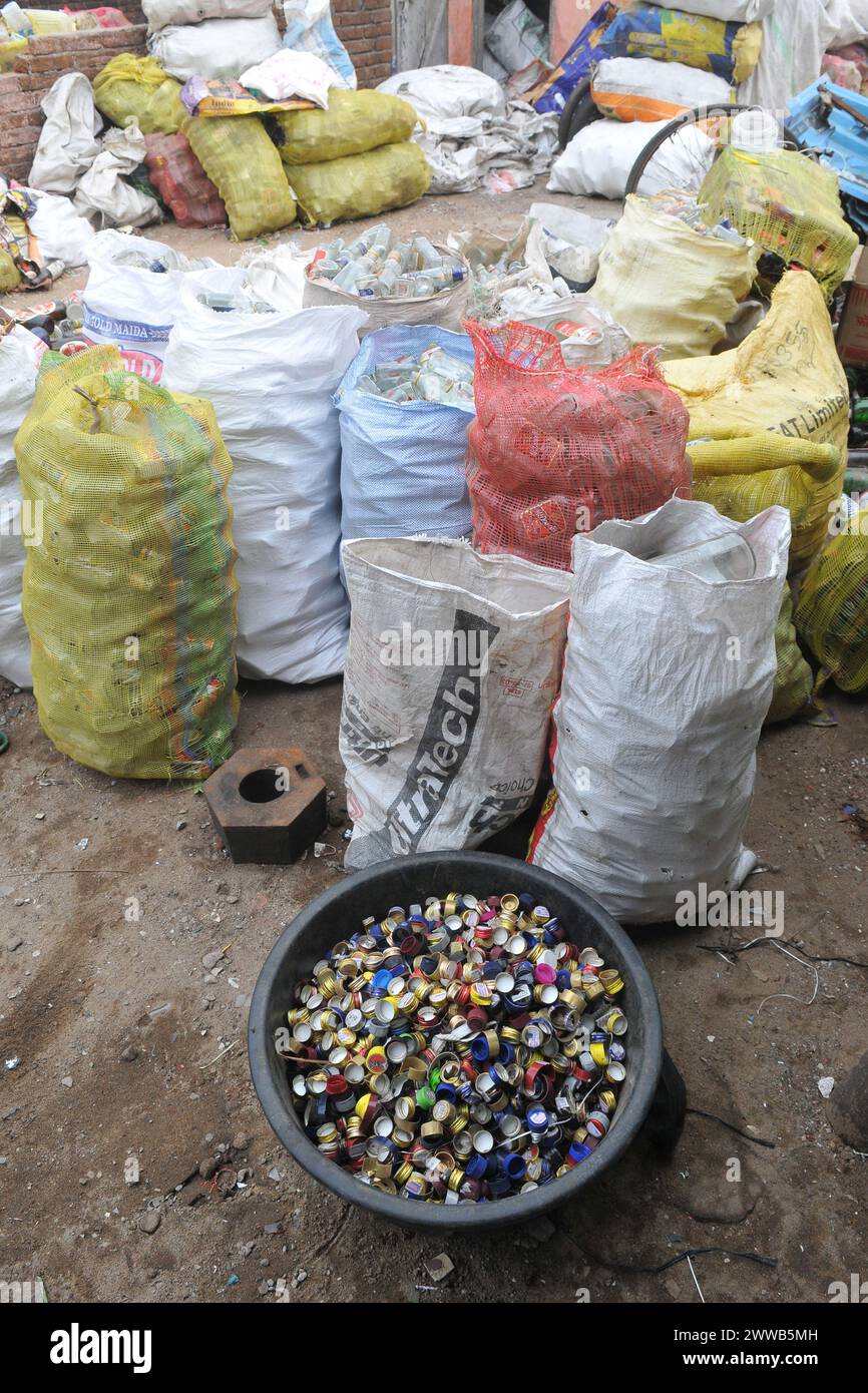 Plastic recycling india hi-res stock photography and images - Alamy