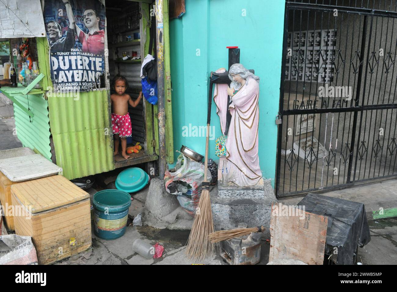 Living in manila hi-res stock photography and images - Alamy