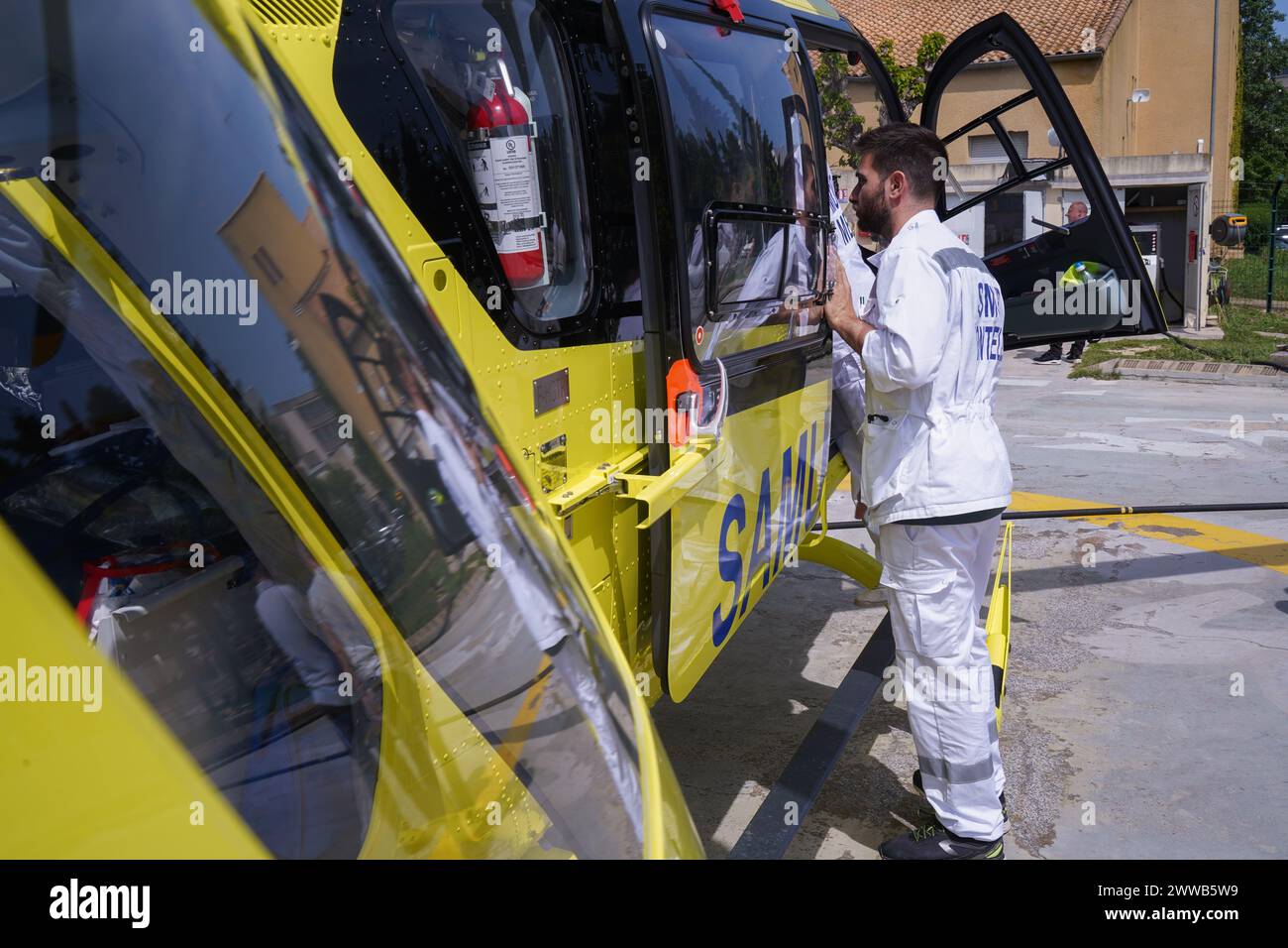 The SMUR helicopter transports patients 7 days a week, 24 hours a day ...
