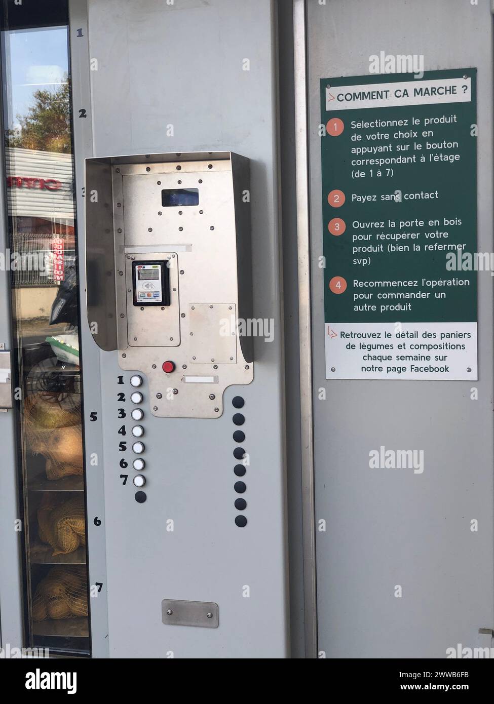 Rural vending machines hi-res stock photography and images - Alamy