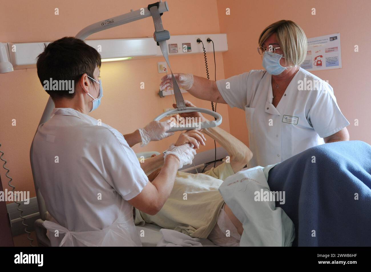 Nursing assistants not patients hi-res stock photography and images - Alamy