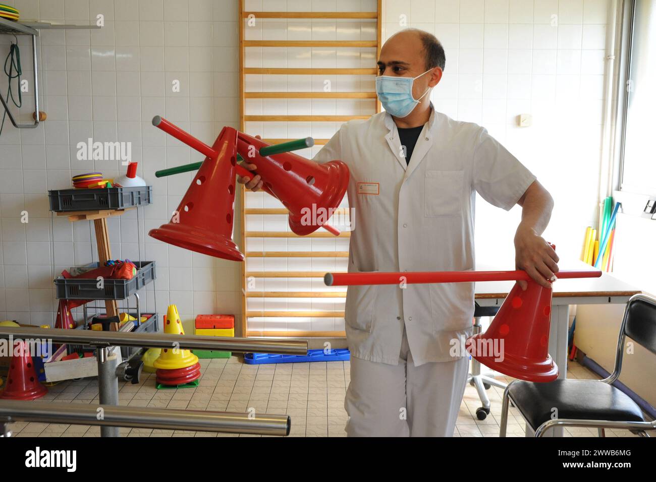 Physiotherapy session in the aftercare and rehabilitation department of ...