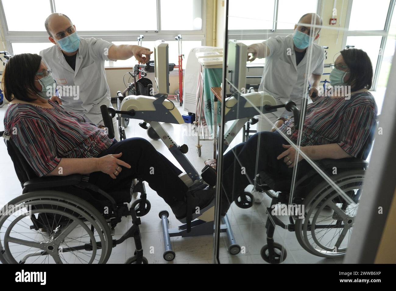 Physiotherapy session in the aftercare and rehabilitation department of ...