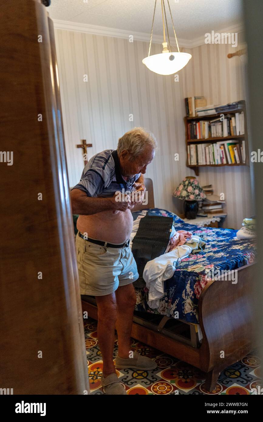 Dressing himself hi-res stock photography and images - Alamy