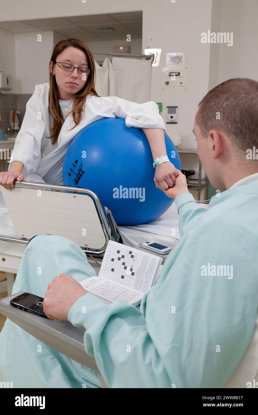 Labor in the delivery room often lasts several hours. With the help of ...