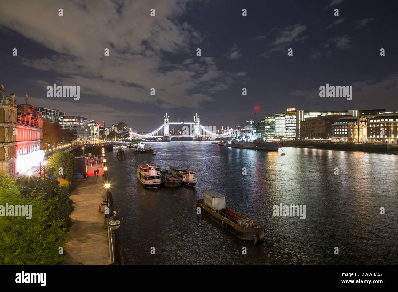 Tower Bridge London and the River Thames at night Stock Photo - Alamy