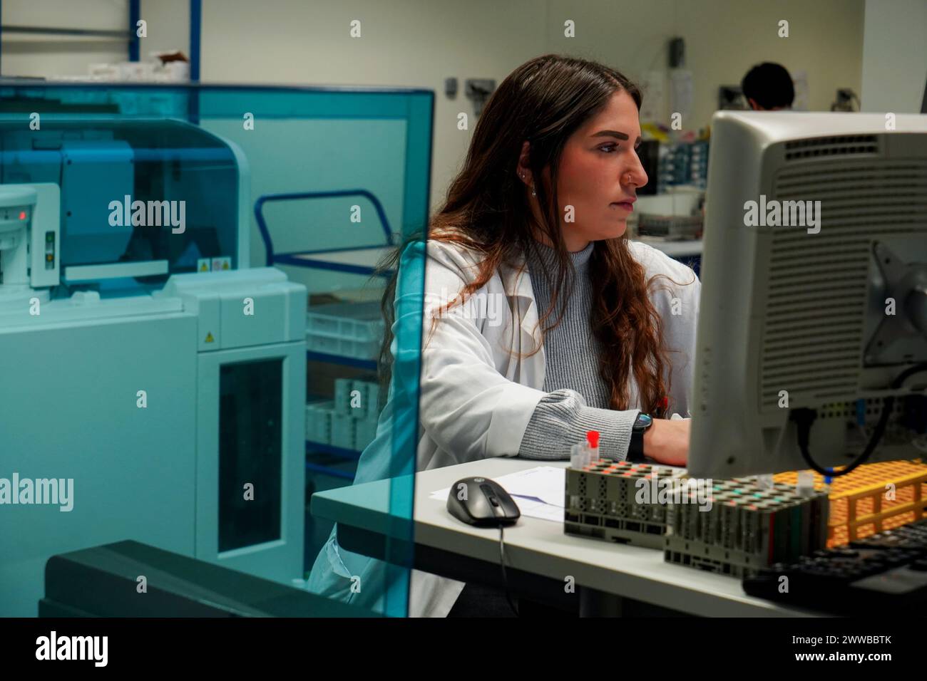 Technical platform of the Inovie 34 laboratory . Validation of analysis results on the computer ...