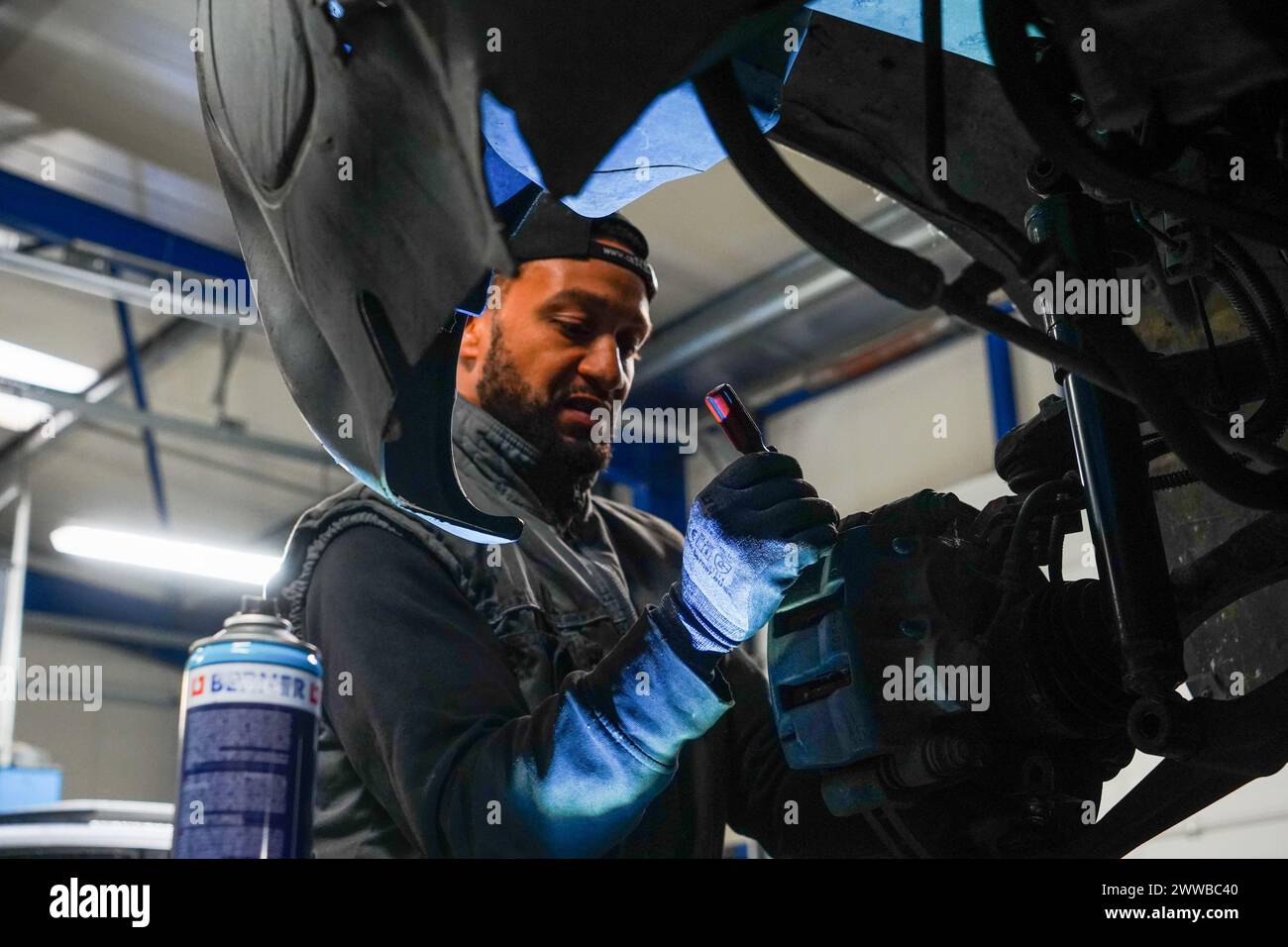 Business immersion of five workers from the mechanical workshop of an ...