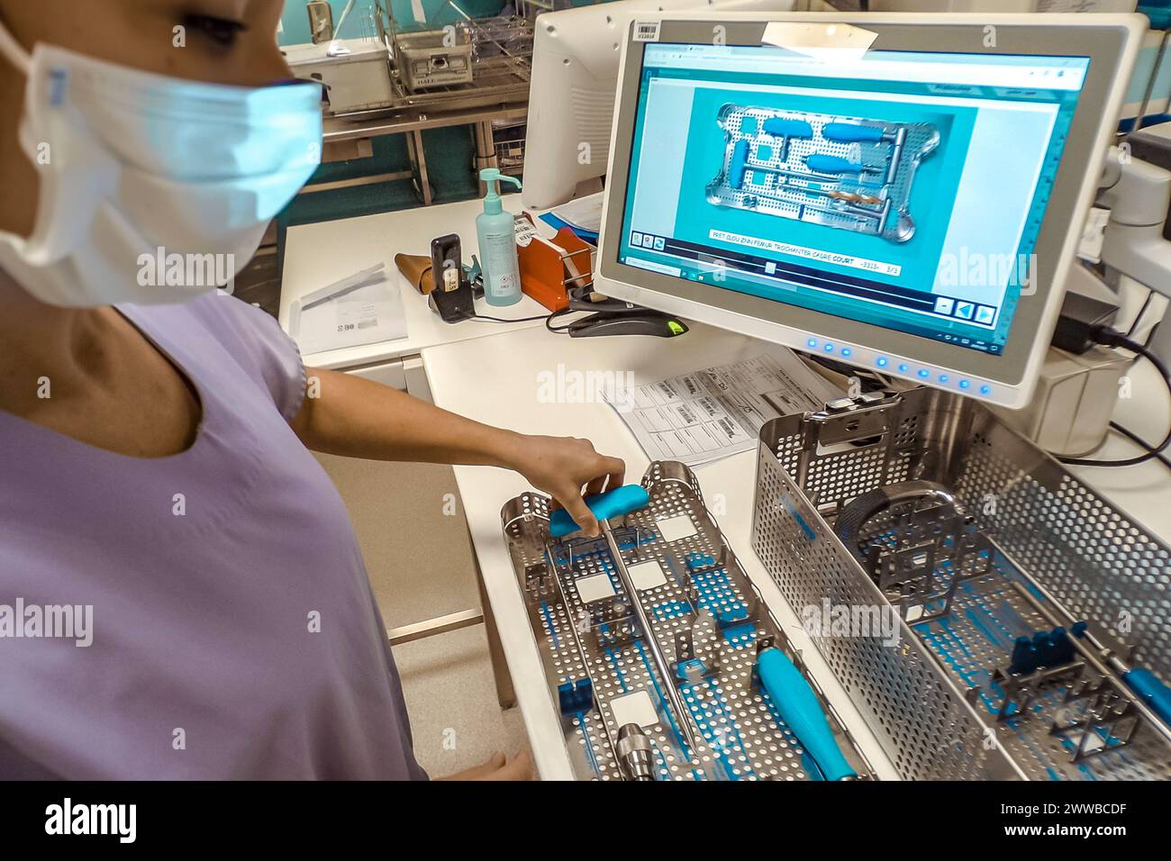 Sterilization surgery woman hi-res stock photography and images - Alamy