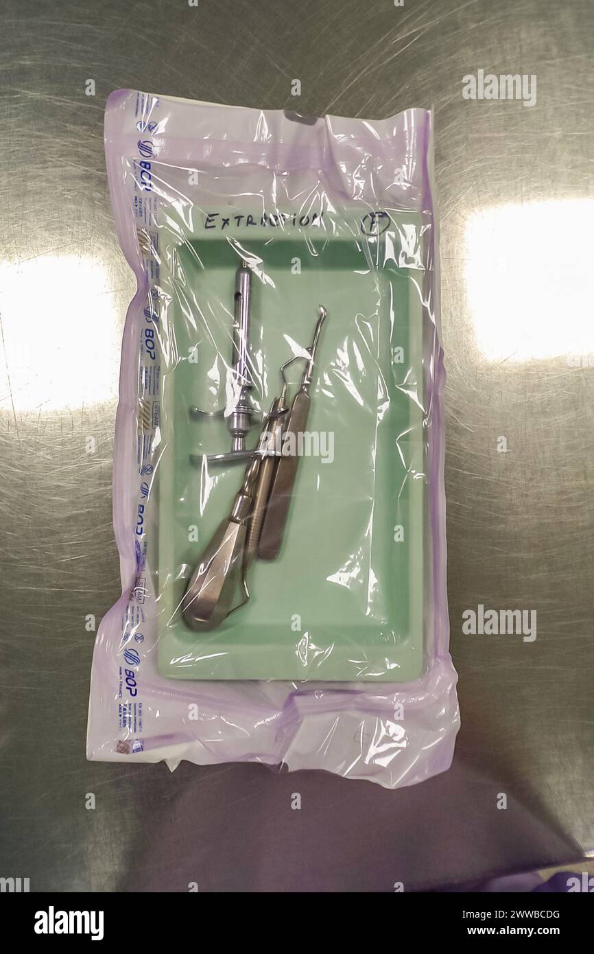 Sterilization pouch hi-res stock photography and images - Alamy