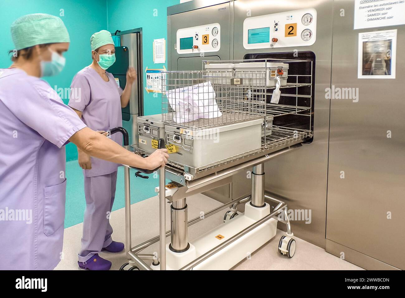 Sterilization trolley hi-res stock photography and images - Alamy