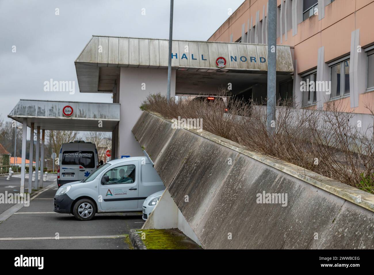 North hall entrance hi-res stock photography and images - Alamy
