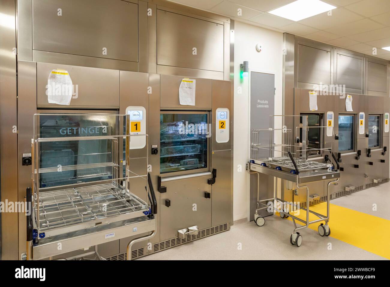 Hospital cleaning machine hi-res stock photography and images - Alamy