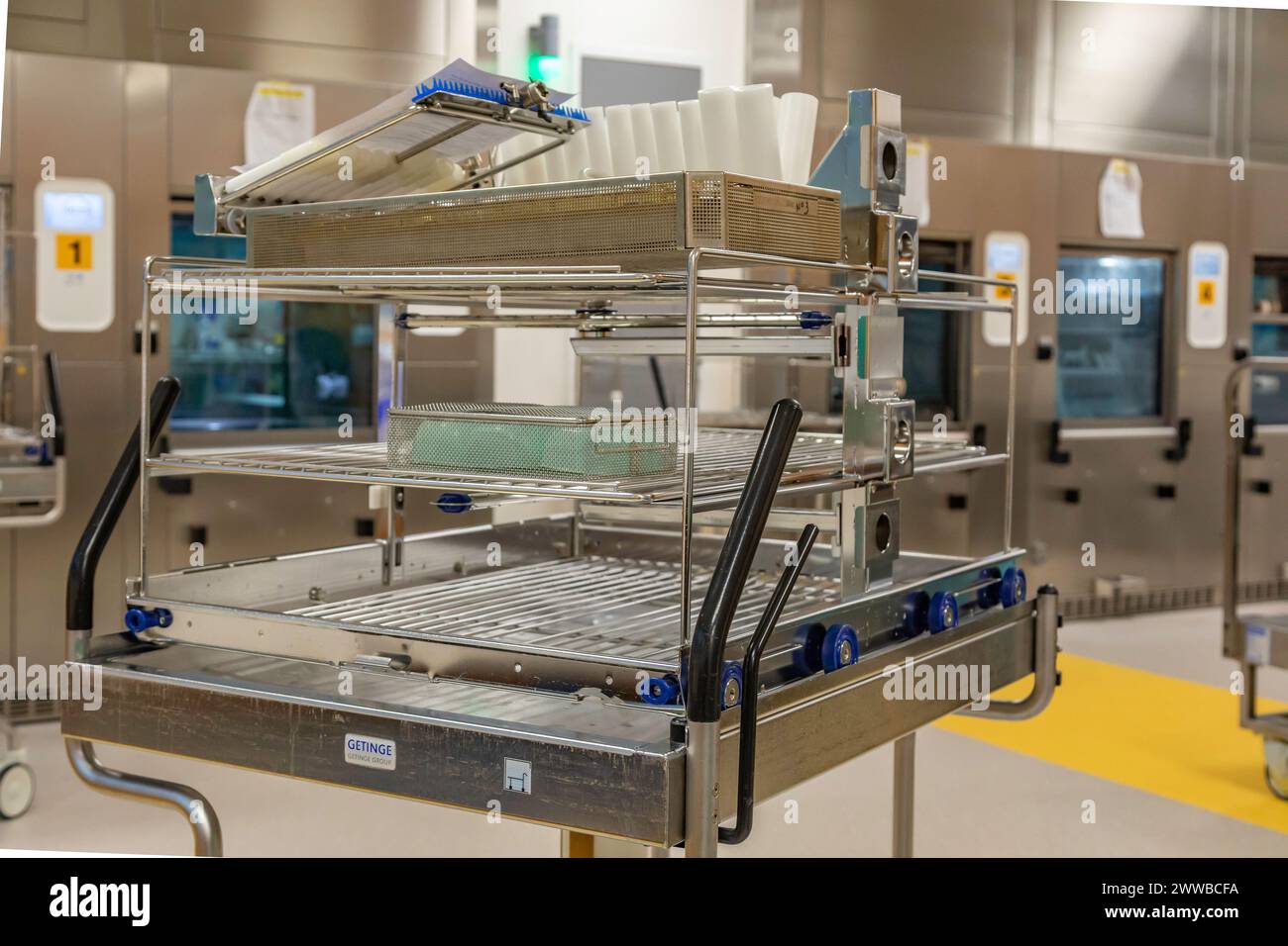 Hospital trolley hi-res stock photography and images - Alamy