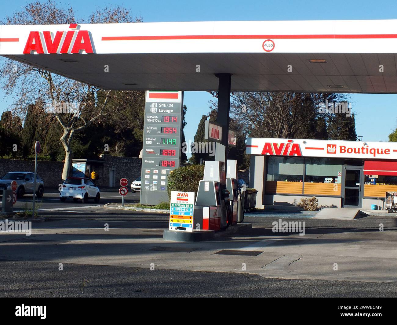 Fuel dispensing station hi-res stock photography and images - Alamy