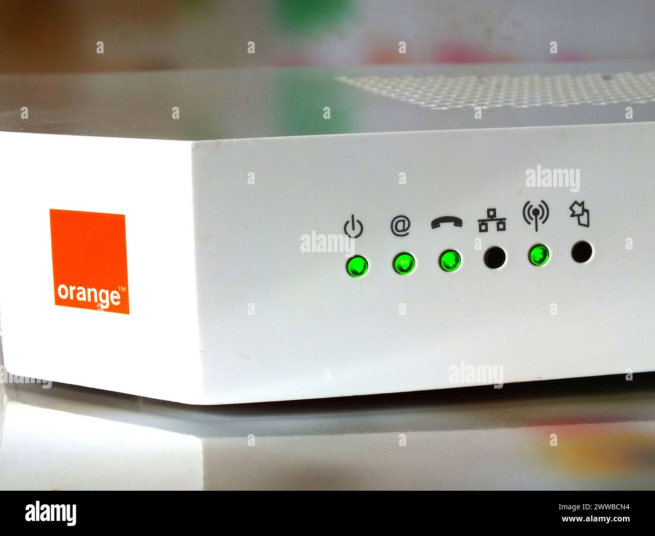 Wi fi telephone box hi-res stock photography and images - Alamy