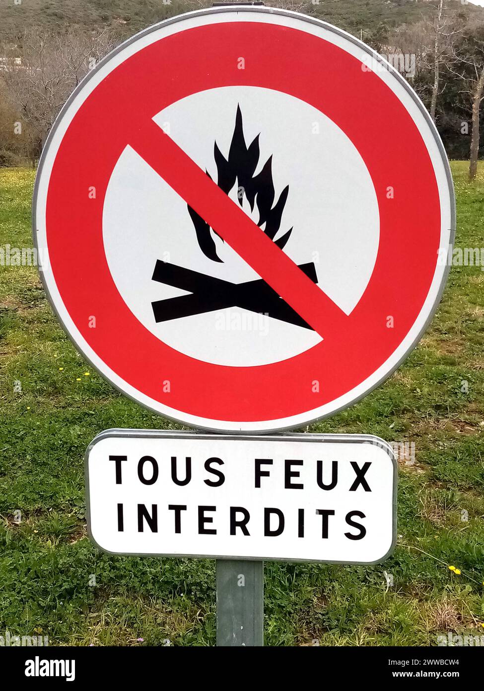 All fires prohibited sign Stock Photo - Alamy