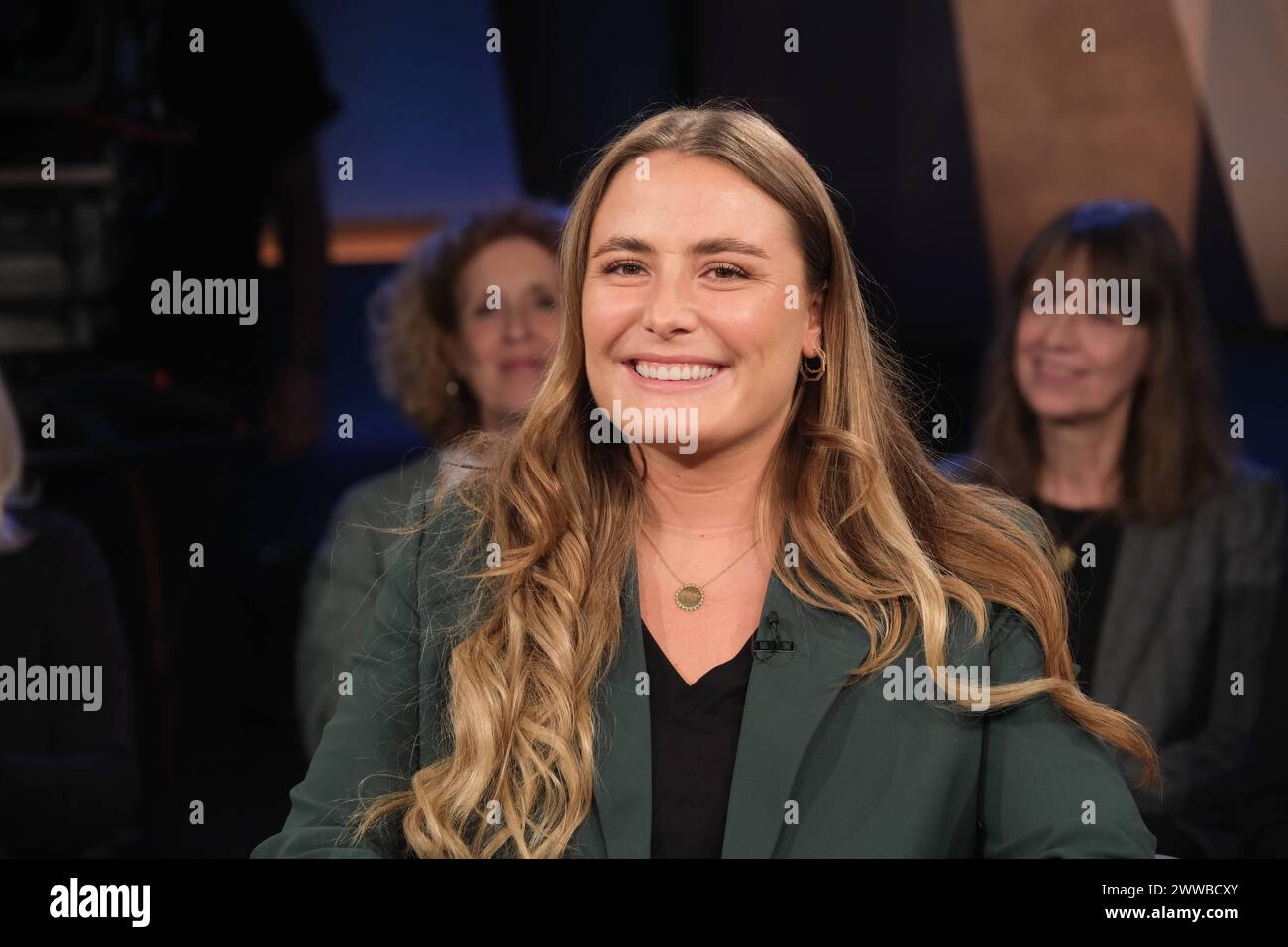 Nathalie Pohl, Extremschwimmerin, zu Gast in der NDR Talk Show ...