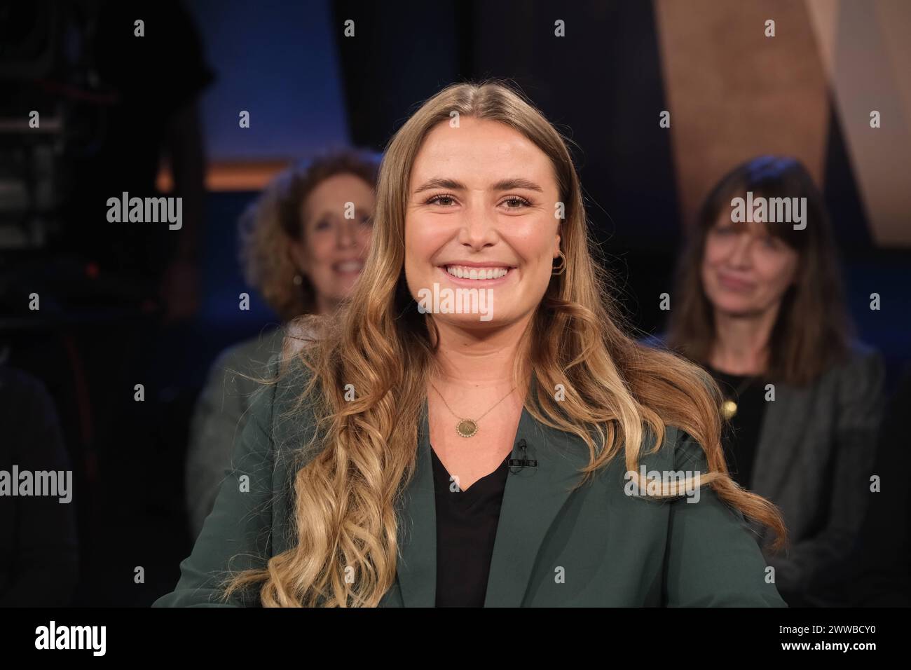 Nathalie Pohl, Extremschwimmerin, zu Gast in der NDR Talk Show ...