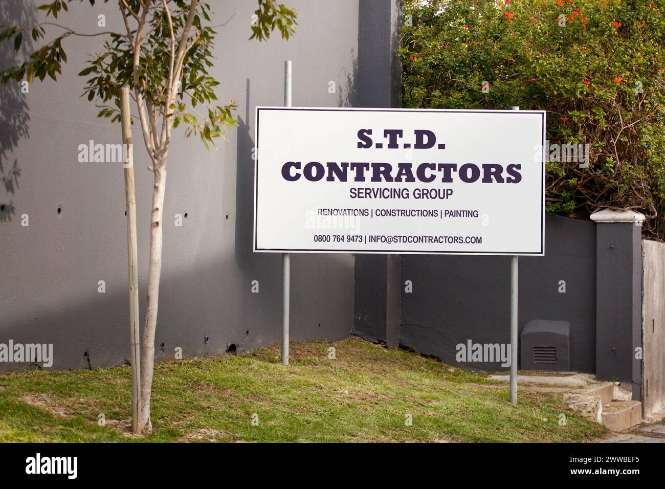 Grammar error sign board hi-res stock photography and images - Alamy