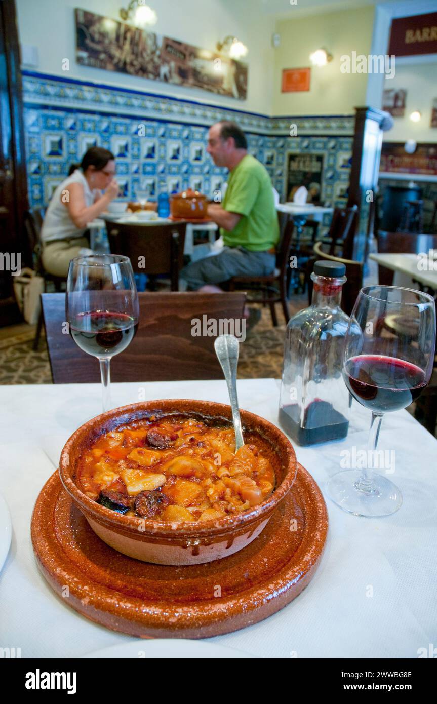 Callos de madrid hi-res stock photography and images - Alamy