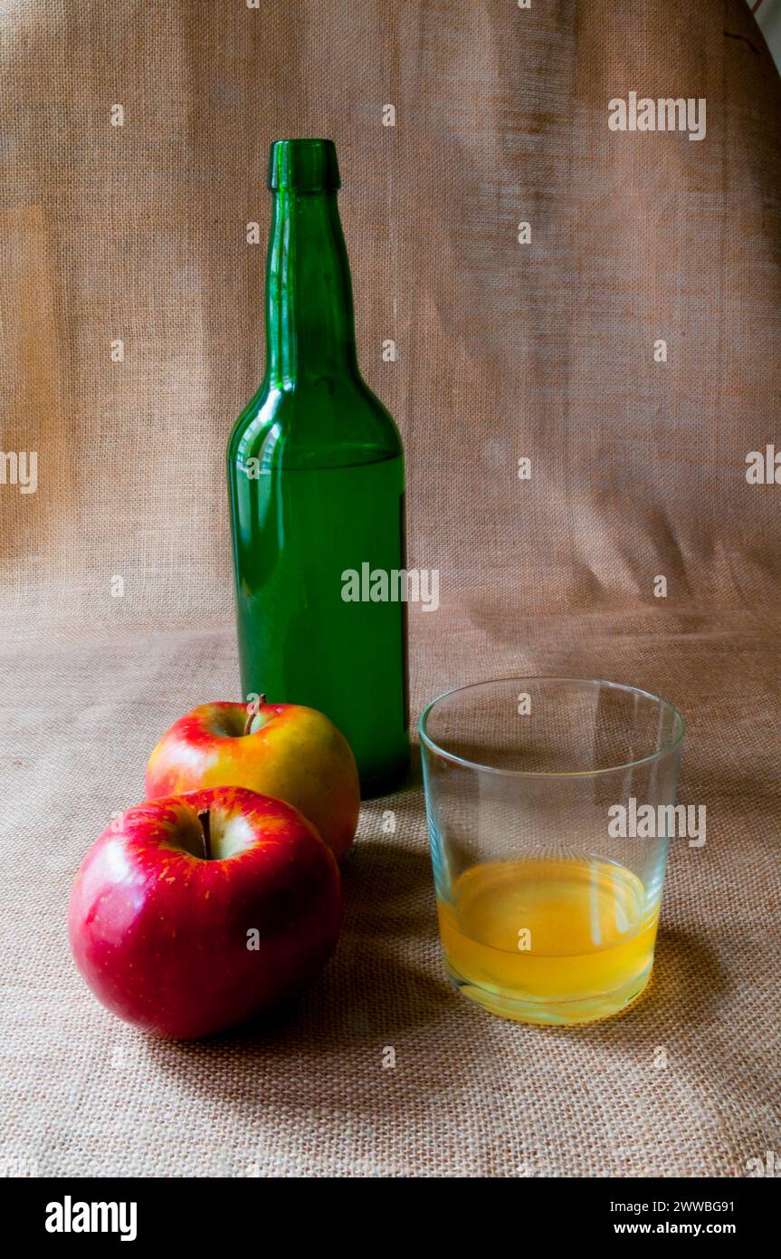 Bottle asturian cider glass hi-res stock photography and images - Alamy